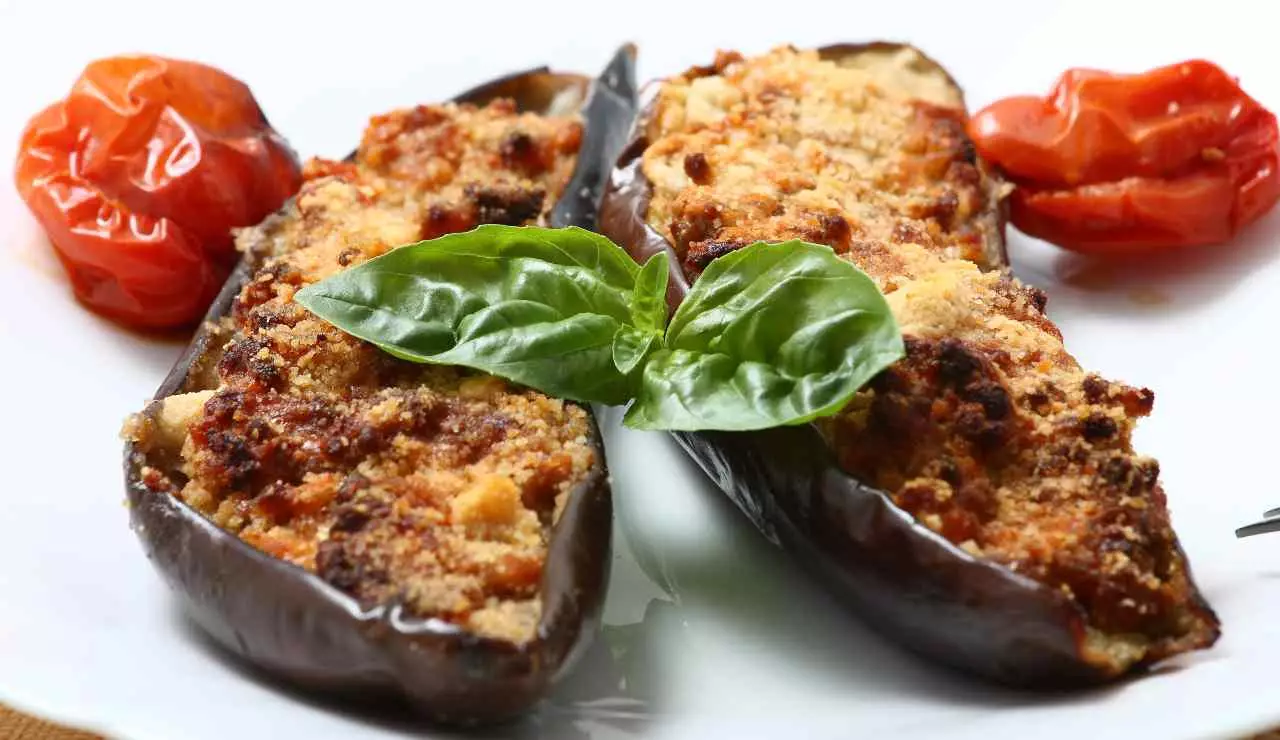 Poverella aubergines dagirtî | Reçeteya vezîvirandinê ya pir hêsan