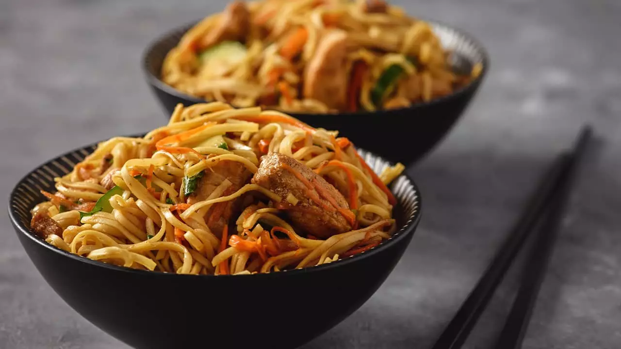 Chinese noodles with vegetables