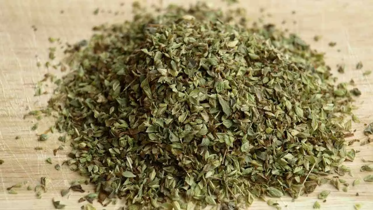 Tambahan oregano bikin pembukanya unik, jangan sampai ketinggalan resepnya