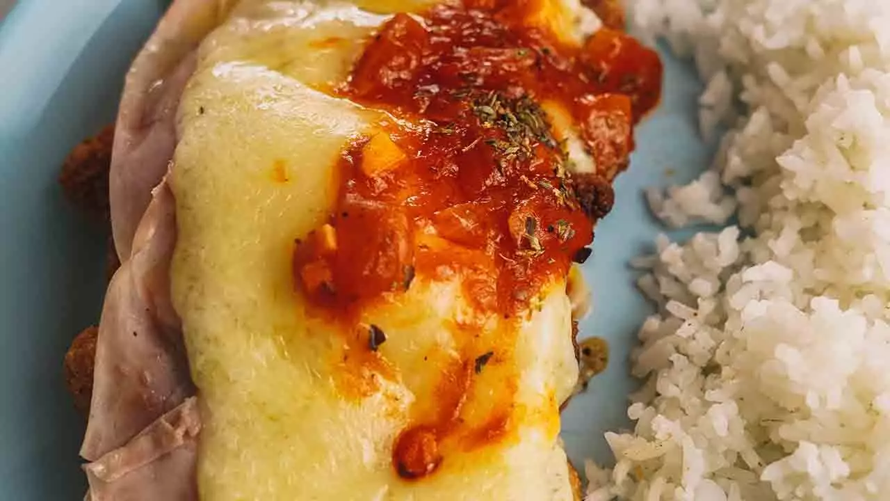 Baking pan ng veal escalopes, isang masarap at mabilis na pangalawang kurso