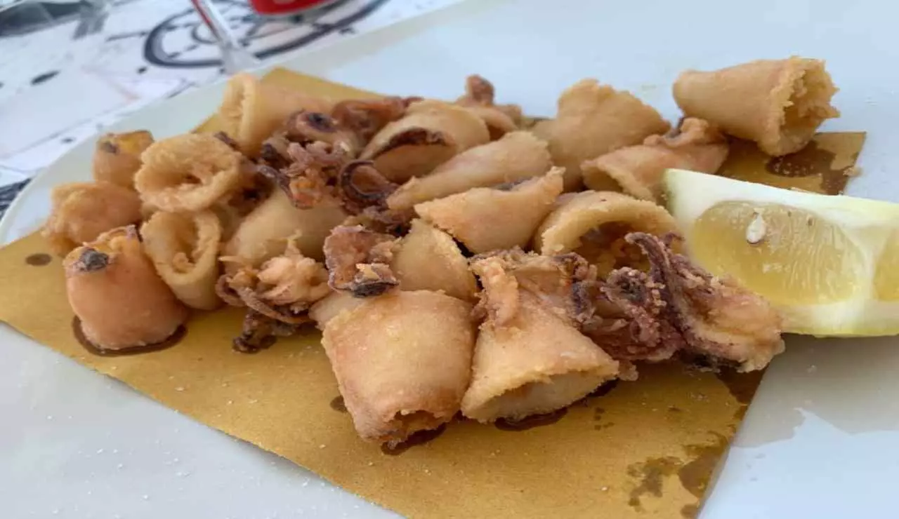 Fried baby squid | the scent and goodness of the sea on the table