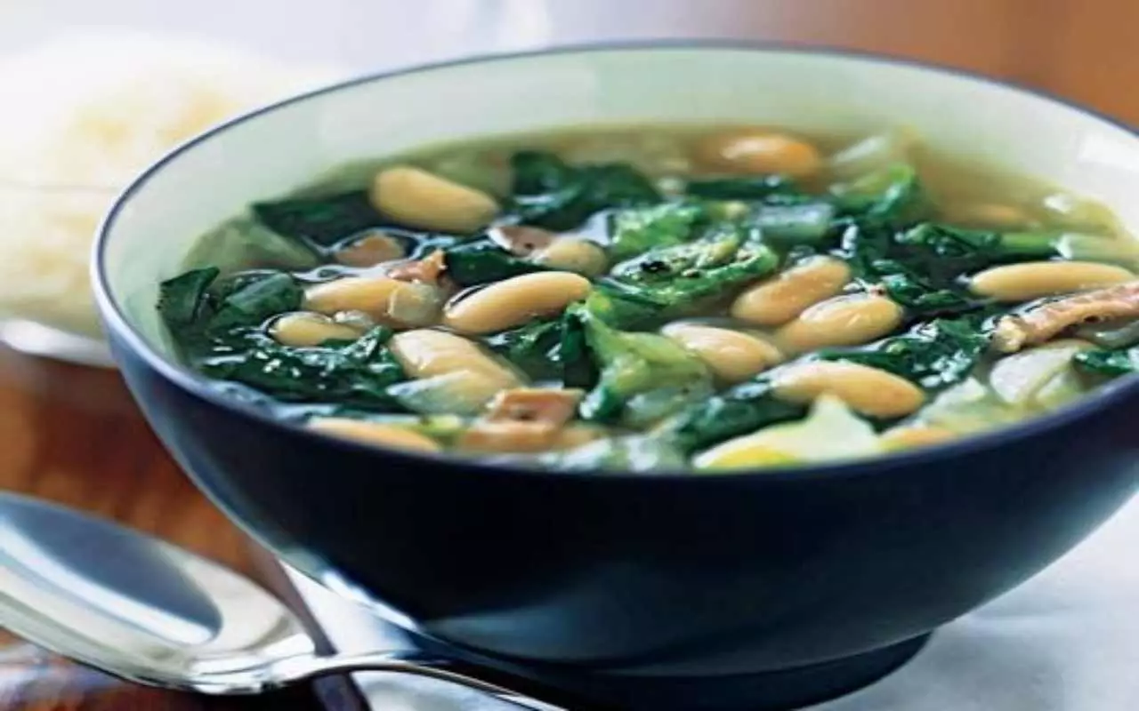 рецепт за супу од есцароле пасуља