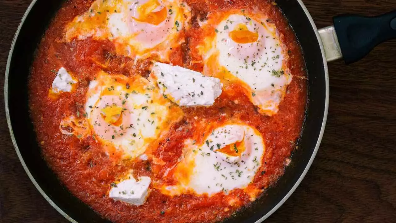 Spiegeleier mit Tomate und Mozzarella | Ein Gericht zum Probieren!