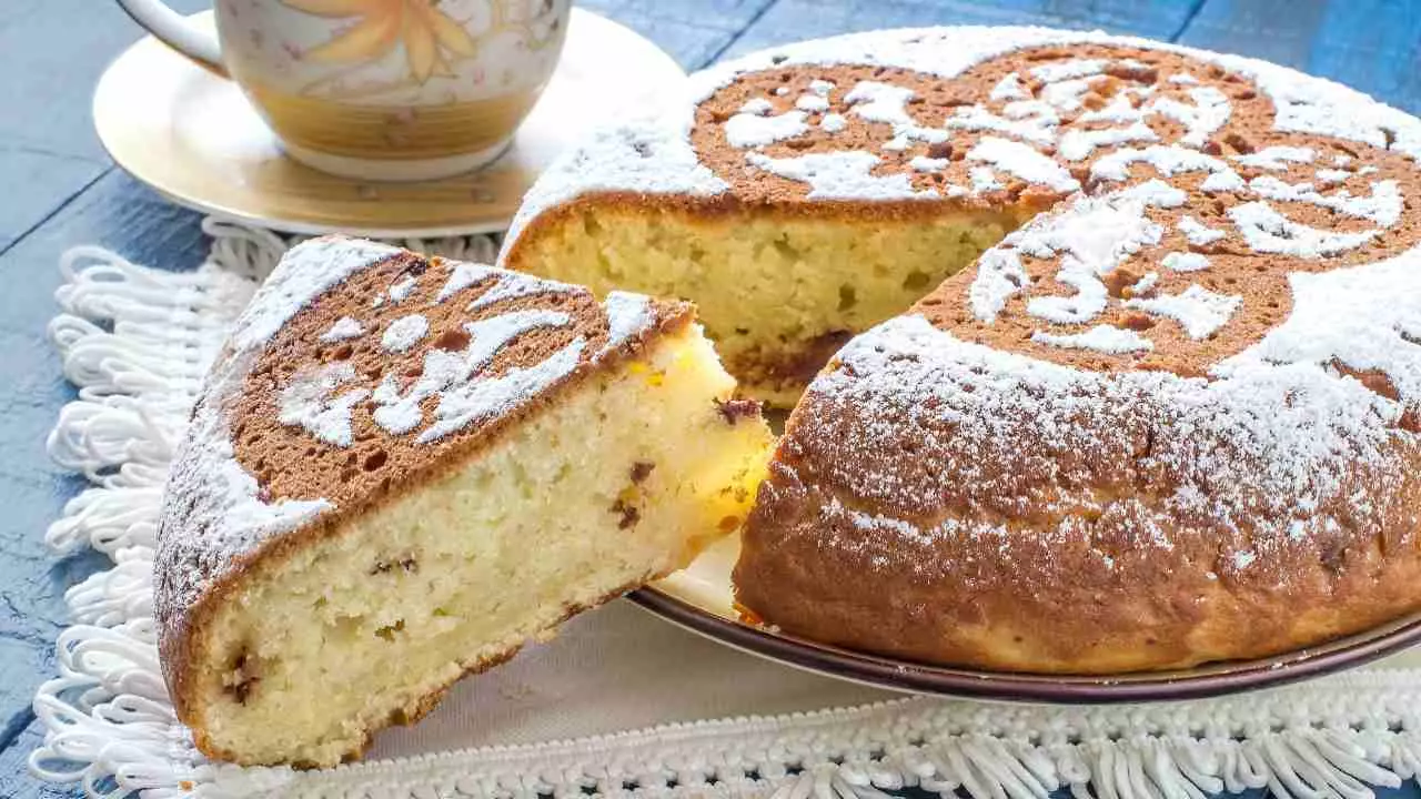 Torta s čokoladnimi koščki