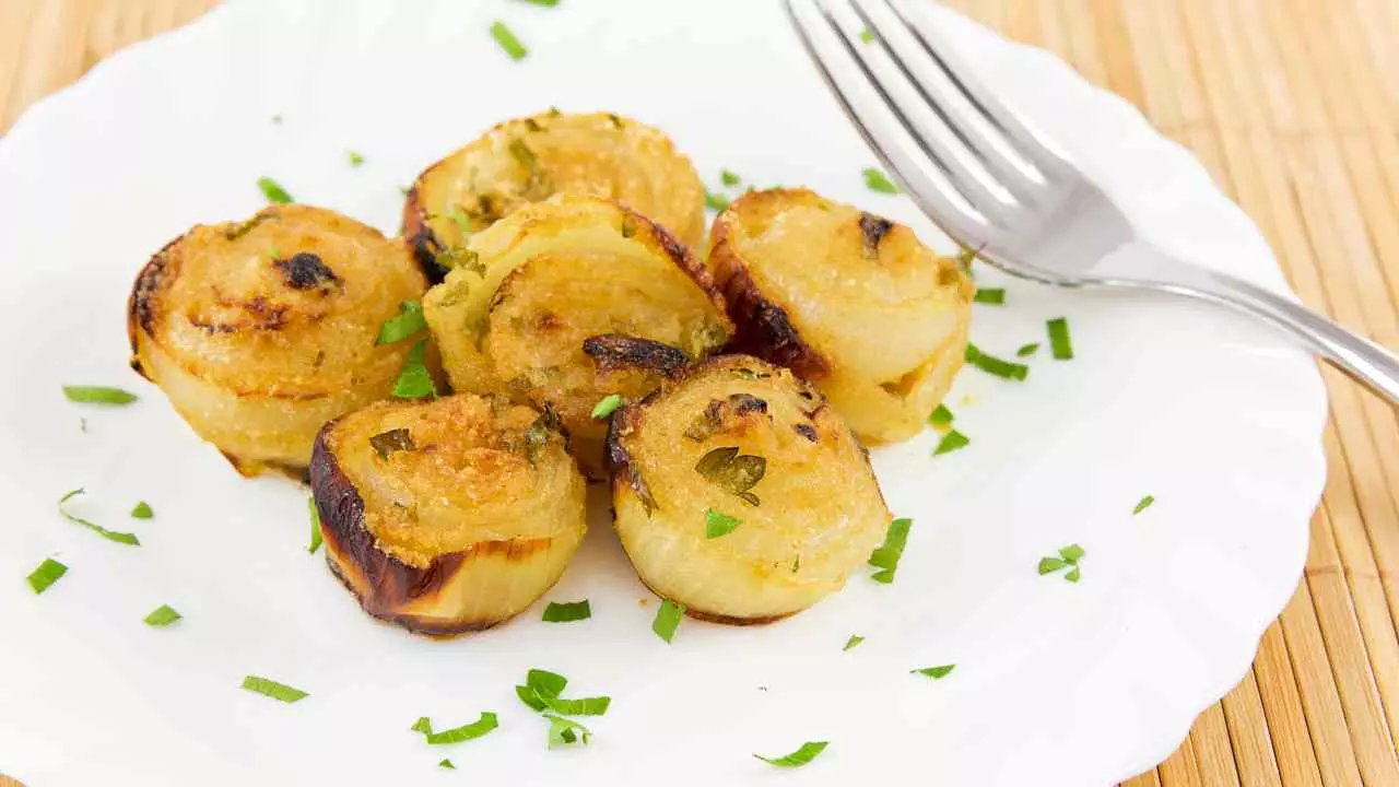 Mga Sangkap sa Paghahanda ng Recipe ng Crispy Onions Baked Recipe