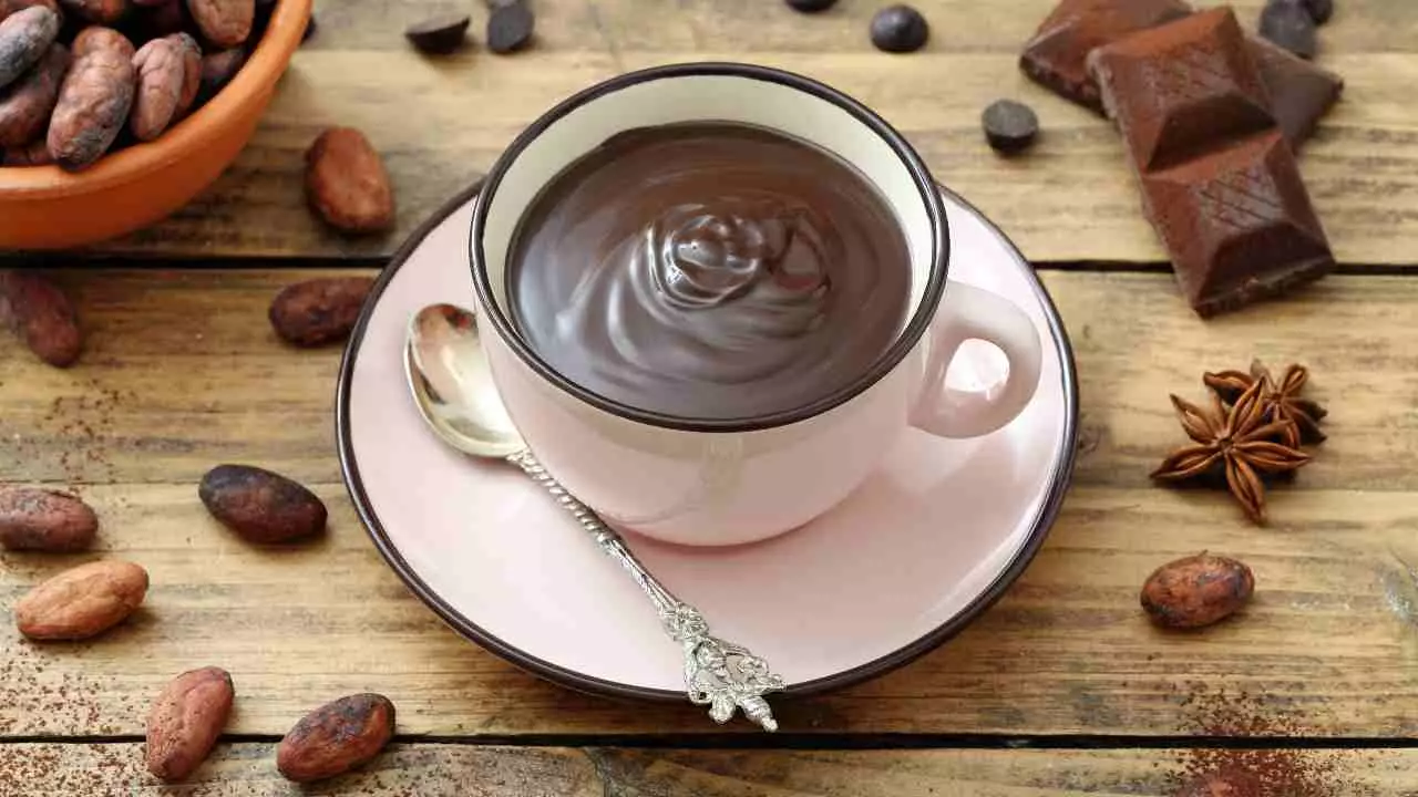 Enwere naanị otu ụzọ isi mee chocolate dị ọkụ dị ka nke dị na mmanya, ebe a