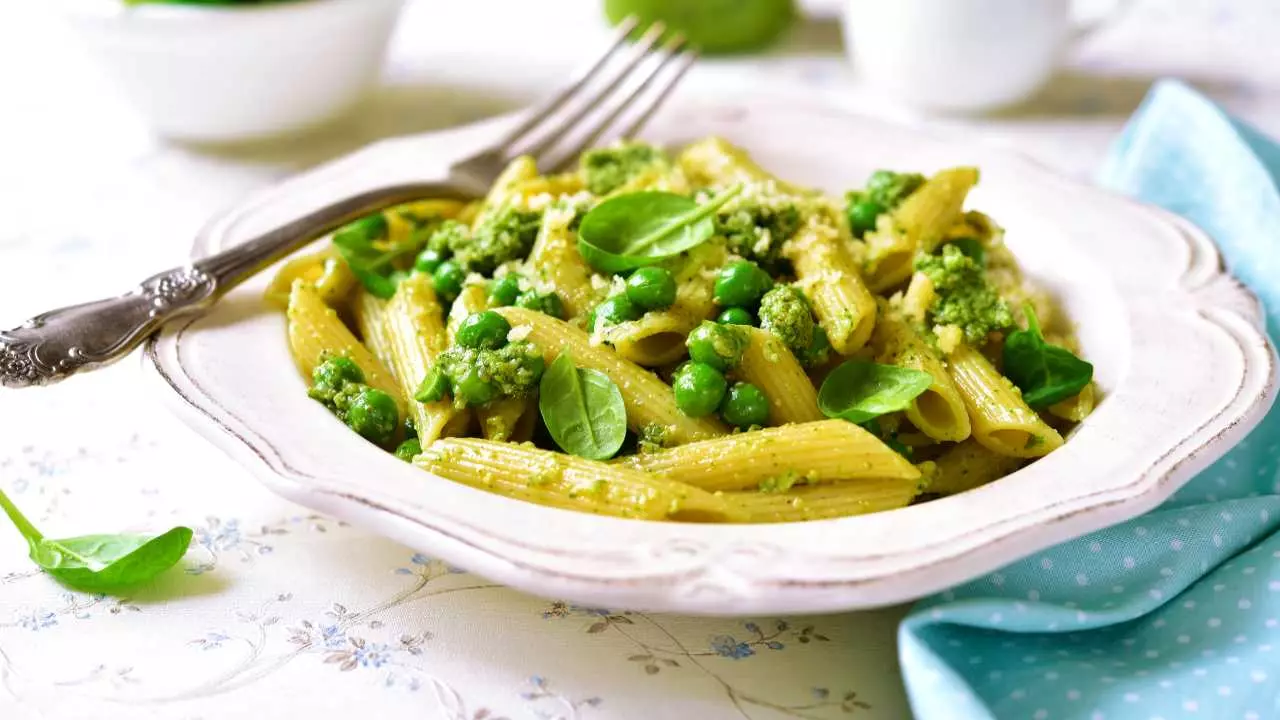 Pasta ma basil pesto o le a sili atu ona suamalie, saili pe aisea