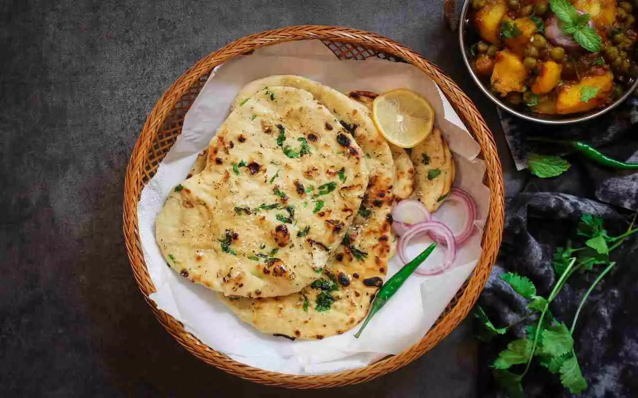 Pan-fried soft garlic bread | A bread with a different flavor