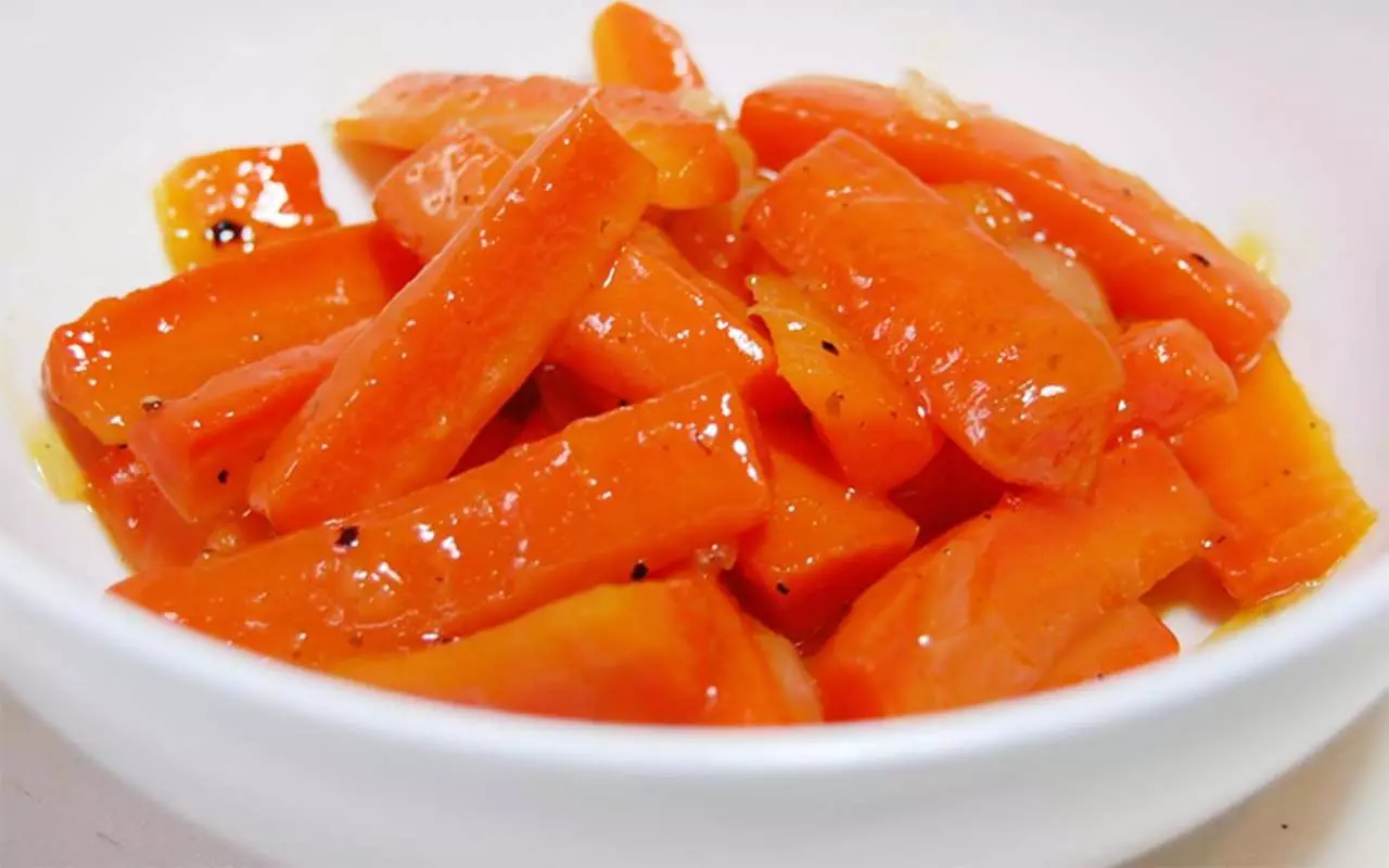 karamellisoitujen porkkanoiden resepti KUVA reseptitulostus