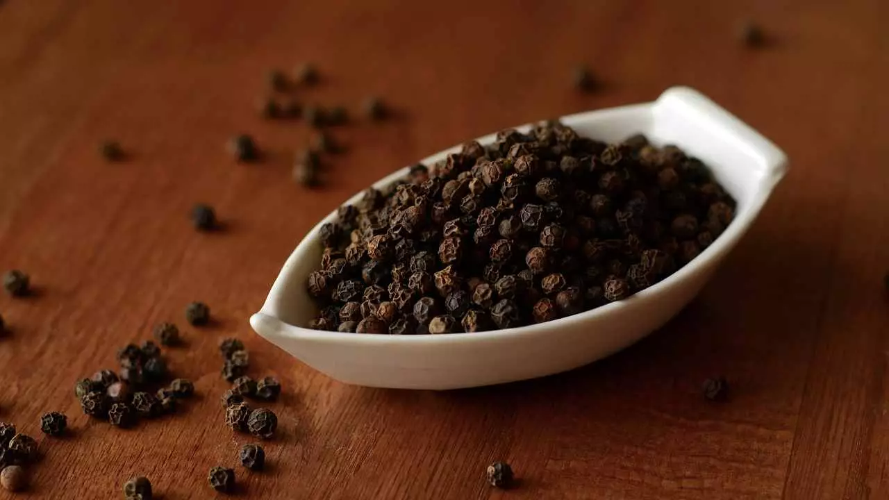 Black pepper, because it is useful against obesity: the study