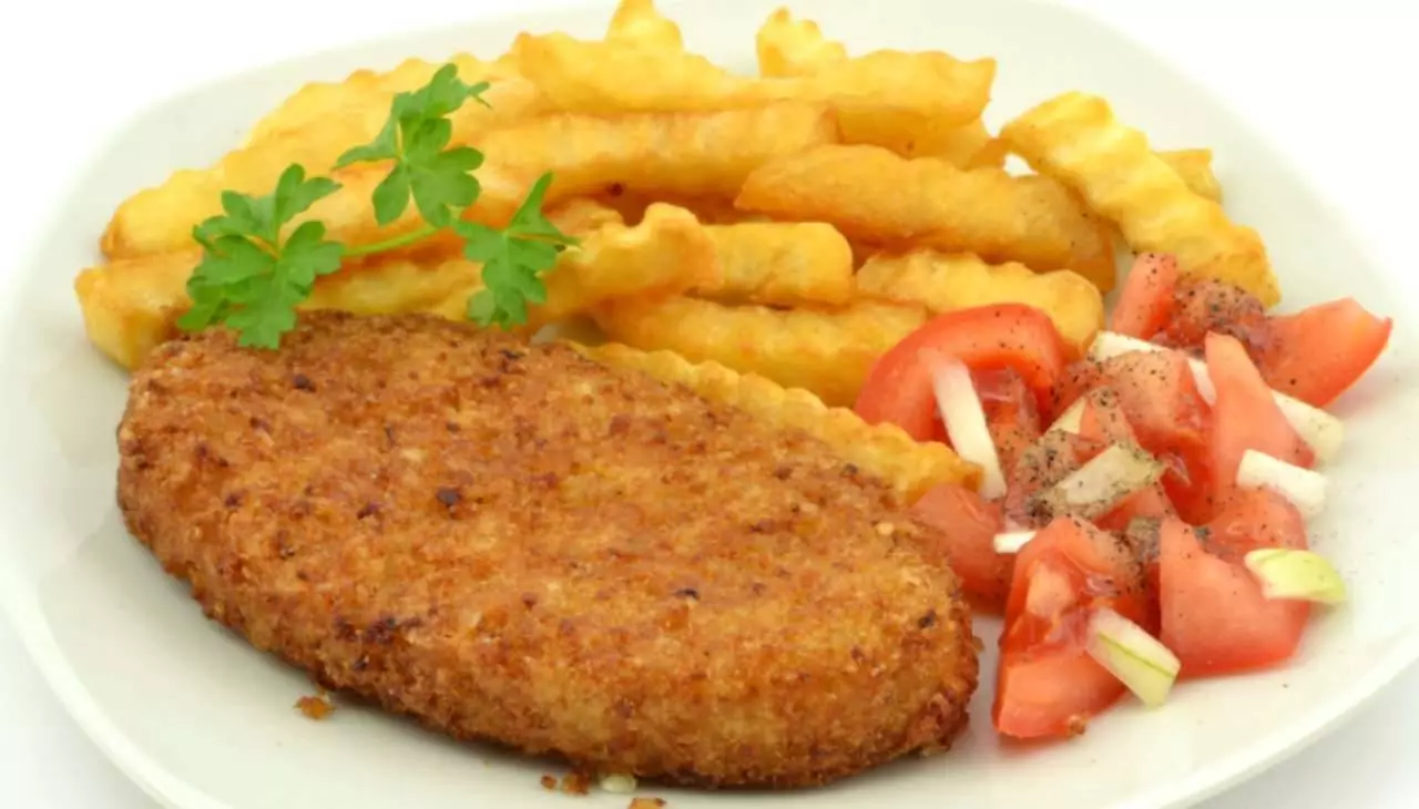 Swordfish cutlets Messina انداز | ڪڪڙ ۽ تيز روٽي سان