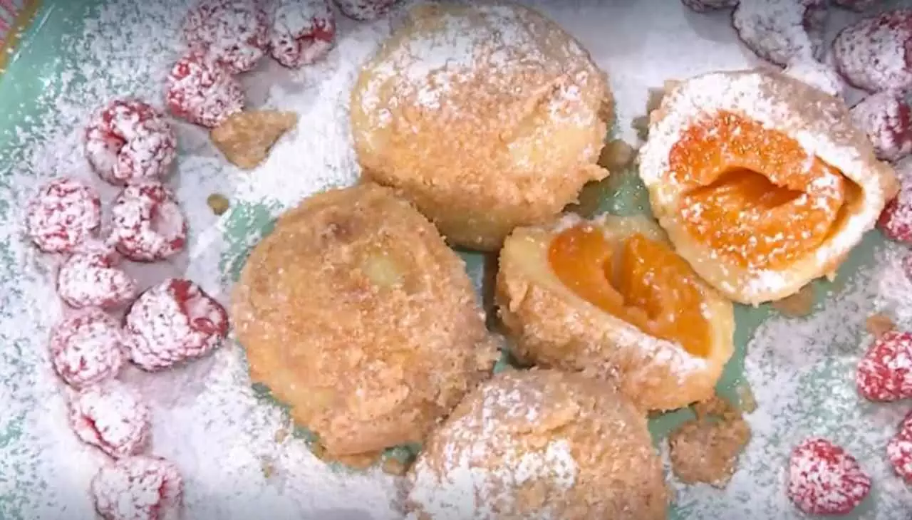 Her dem nîvro ye | Recipe by chef Barbara De Nigris | Apricot dumplings