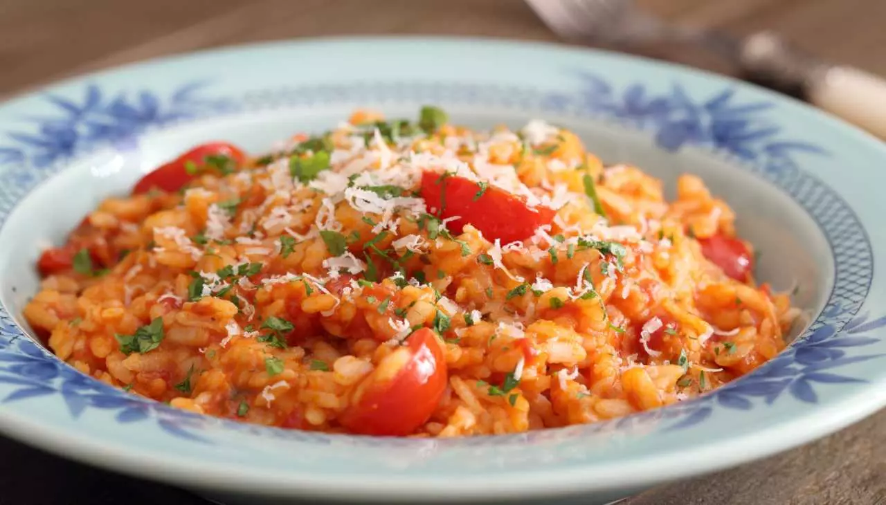 Risotto med tomat och burrata | Krämig och fängslande