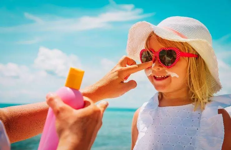 子供のための日焼け止めクリームが最もお勧めです