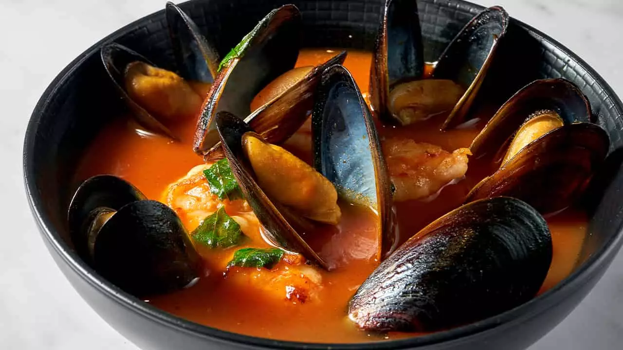 fish and seafood soup