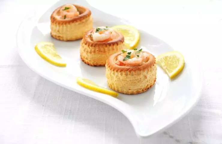 Vol au vent mit Käse und Lachs