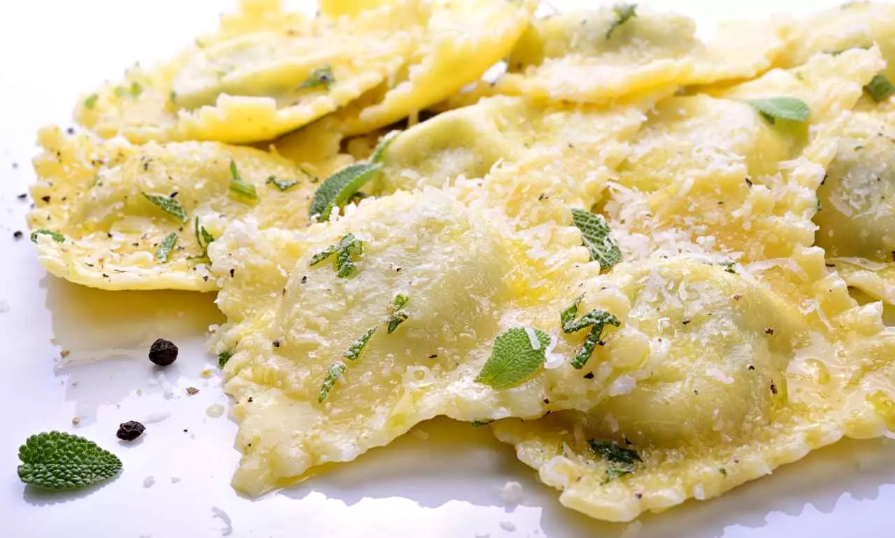 Homemade ravioli | They will amaze everyone cooked this way! 33827_1