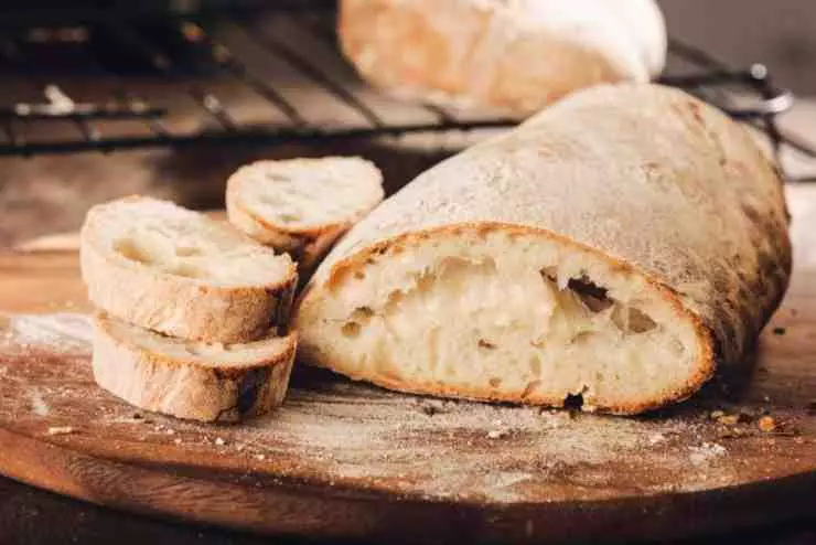 Elmalı, cevizli ve gorgonzolalı Bruschetta FOTOĞRAF tarifi yazdırma