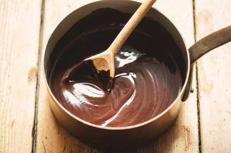 csokoládé mousse 2 összetevő - recept nyomtatása