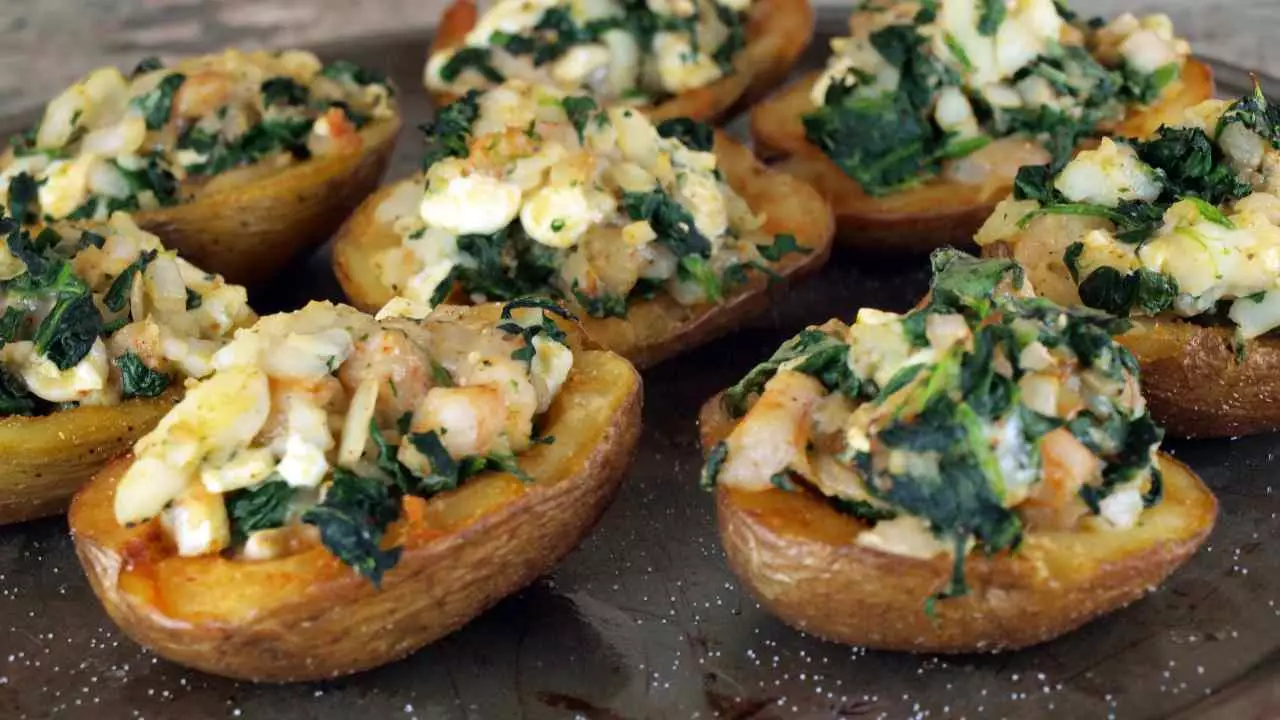 Stuffed potatoes with shrimp and spinach