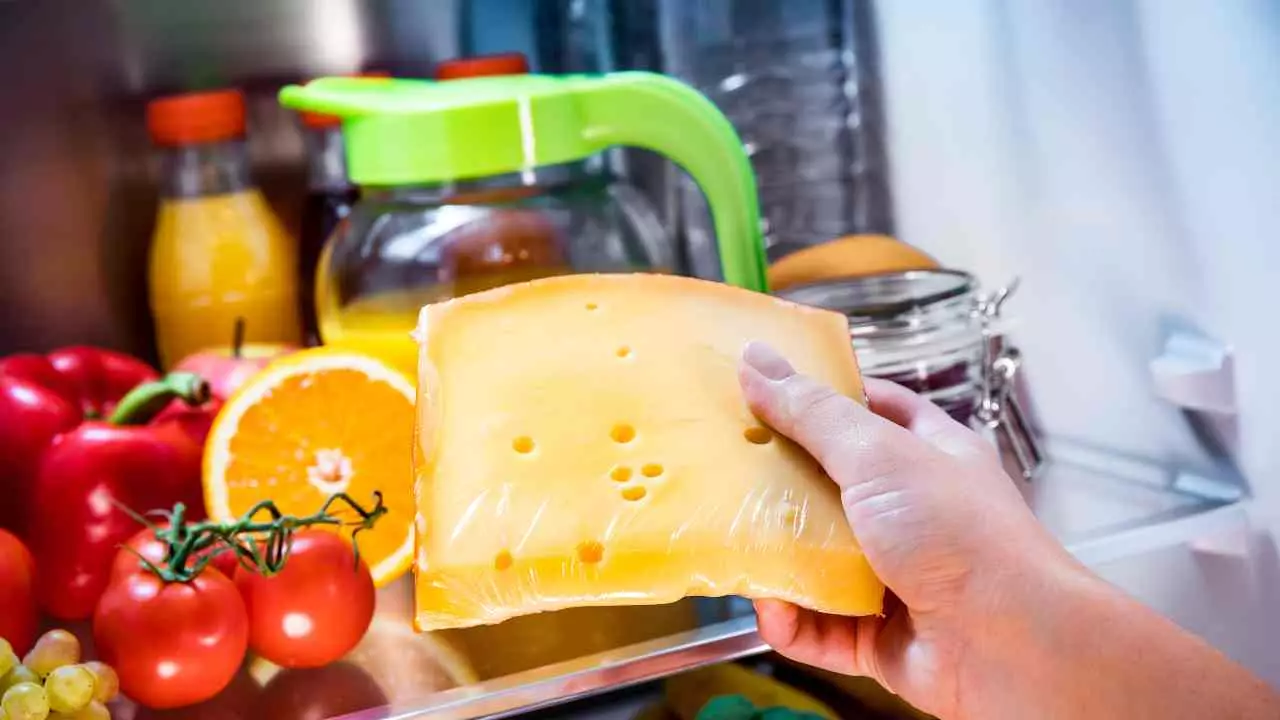 Cheese in the fridge, this is the correct way to keep them