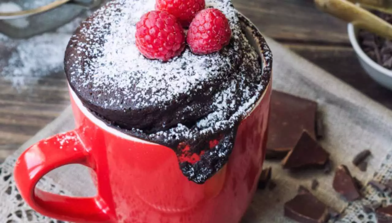 Torta od malina i čokolade u mikrovalnoj pećnici | Slatko pohlepan i bez ljuski