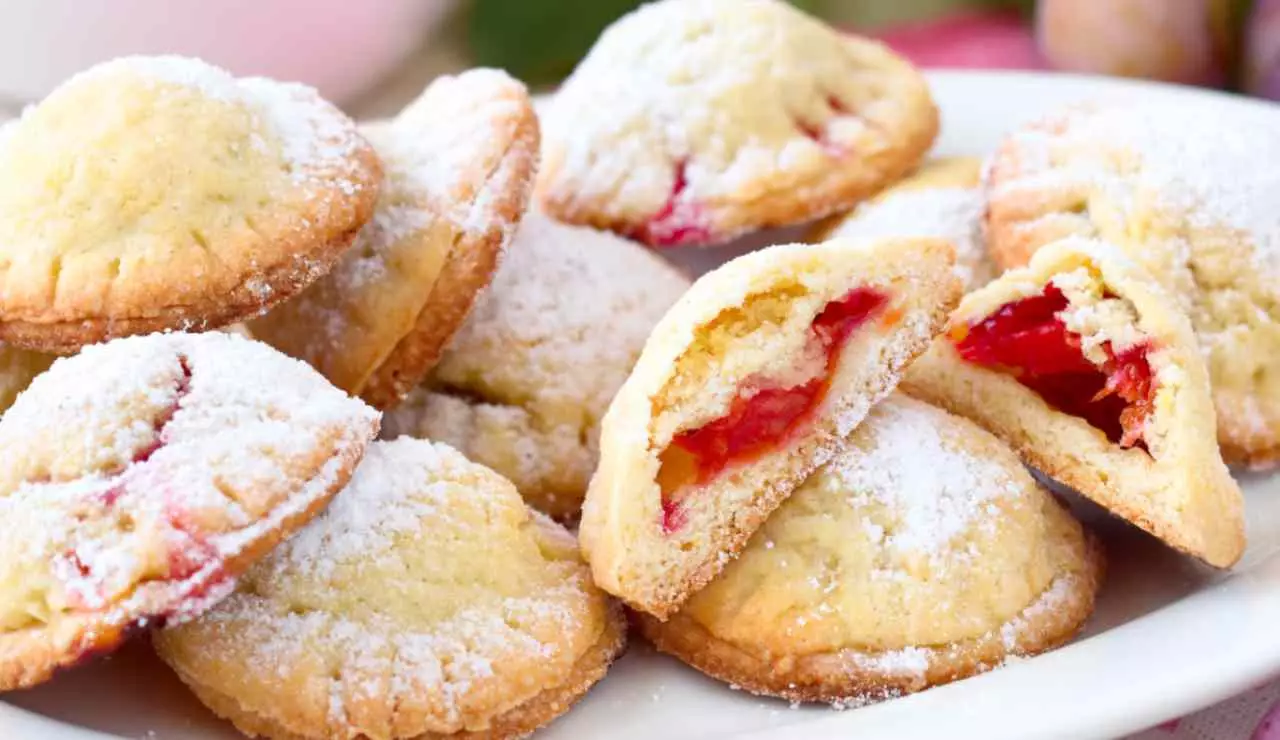 Galletas blandas de cereza | Deliciosa fragancia con un corazón tierno.