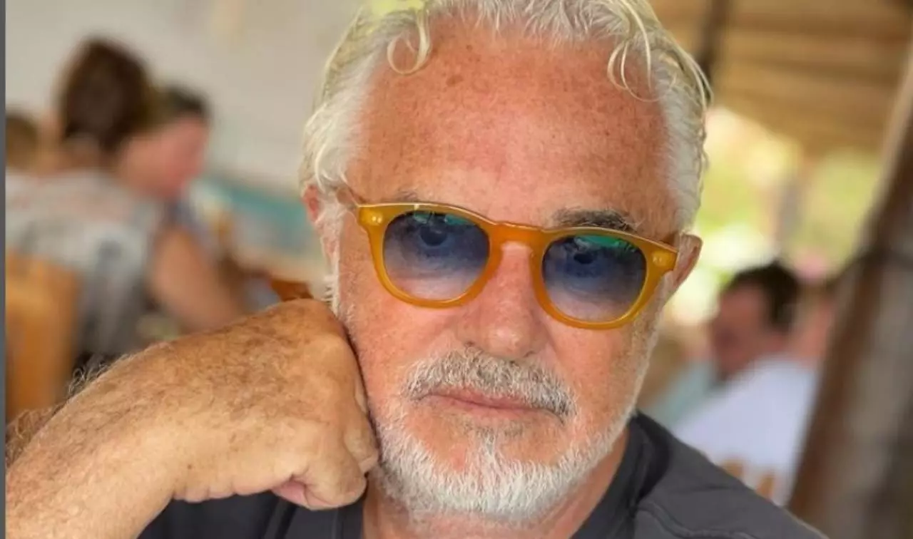 Flavio Briatore, אוכל עסקי ומדיה חברתית כמשרד תעסוקה: המחלוקת