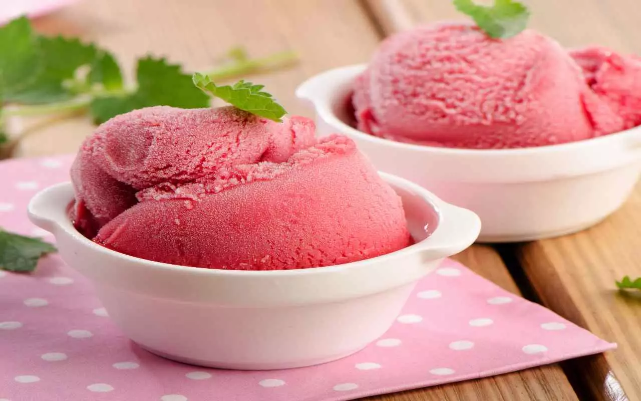 Strawberry sorbet isina mukaka kana mazai | Kugona chose