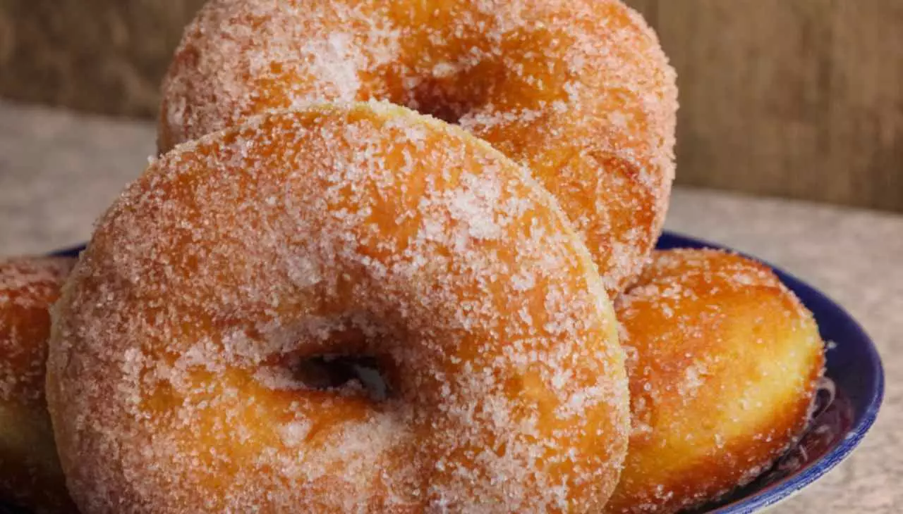 Fretër të skuqur në 10 minuta | Ftojmë donuts gati në pak minuta