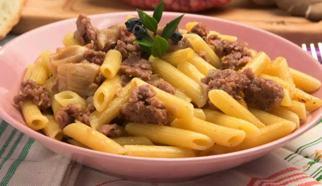 Penne sosis ak chatèy | Pafè premye otòn