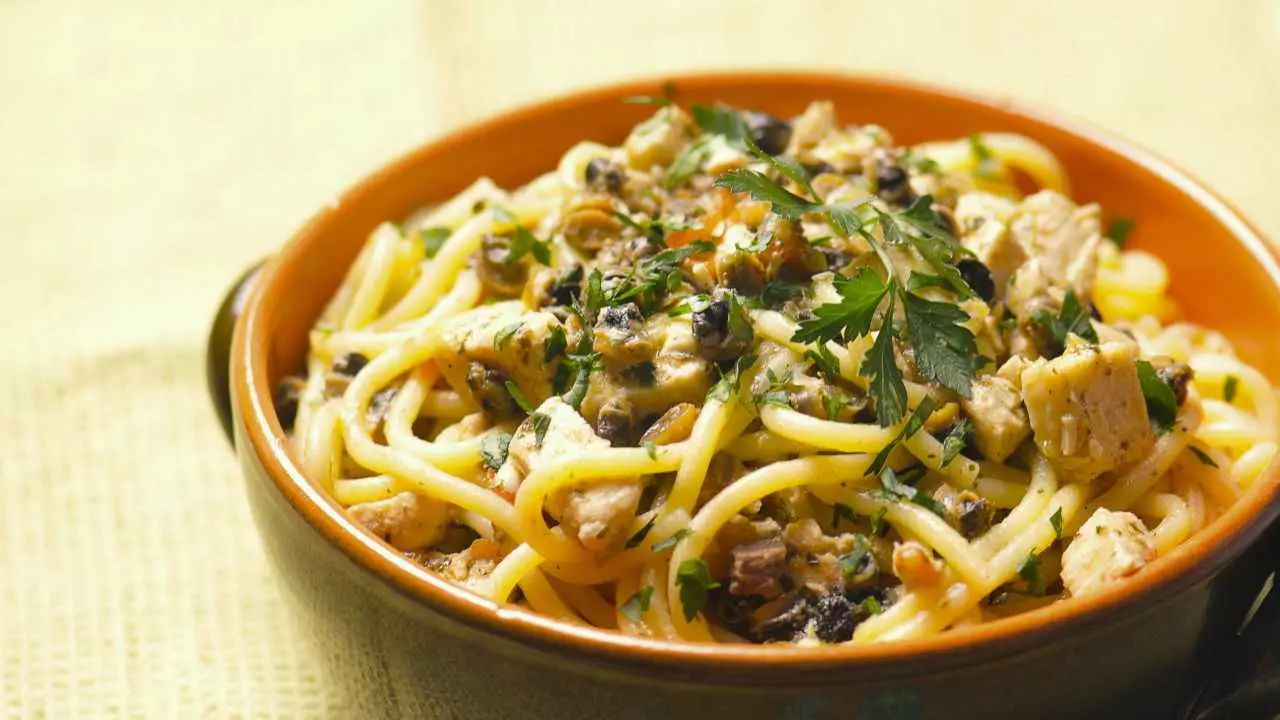 Spaghetti med svärdfisk och musslor | Enkelt men med bra smak!