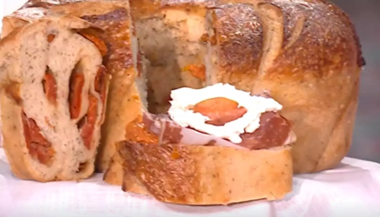 Kurutulmuş domatesli çörek ile mükemmel kanepe nasıl yapılır | Fırıncı Fulvio Marino'nun tarifi ve hilesi
