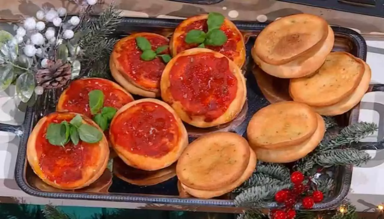 It's always noon | Recipe of the baker Fulvio Marino | Small pizzas for the buffet