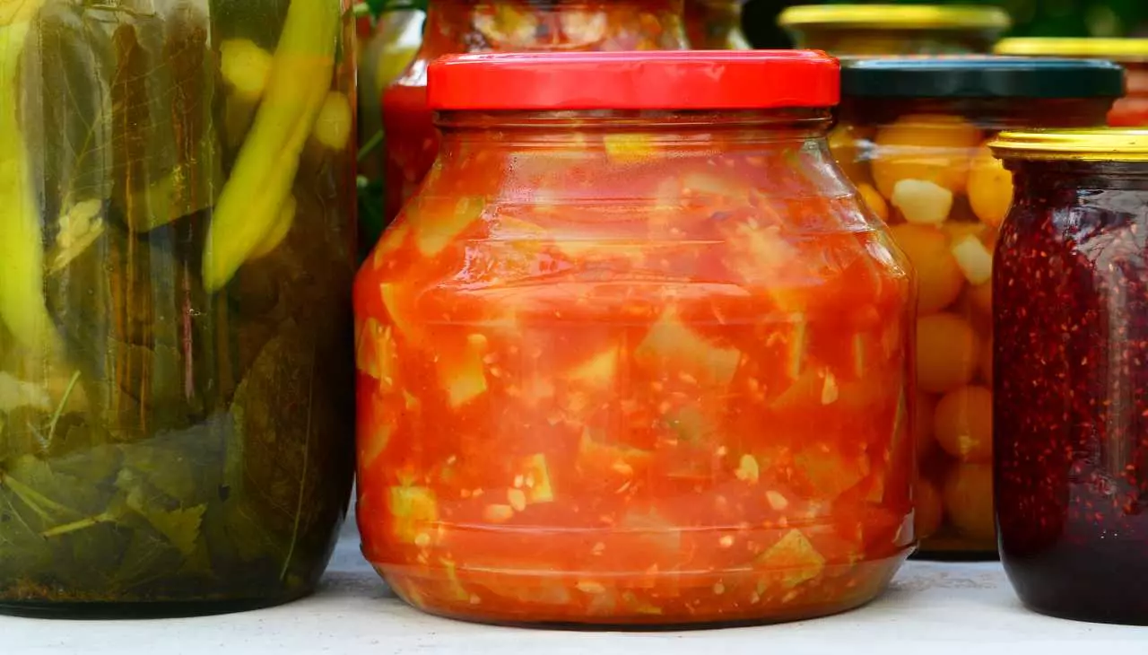 टोमॅटो आणि कुरगेट सॉस | चवदार ड्रेसिंगमध्ये सोपे आणि समृद्ध