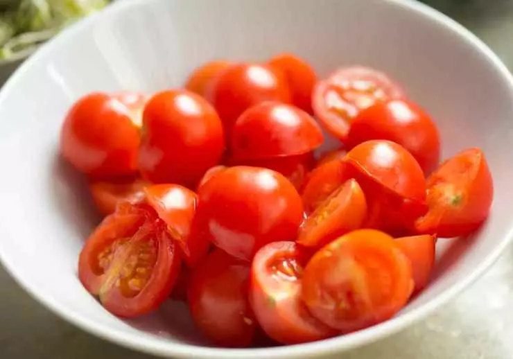 Avokadolu, çeri domatesli ve karidesli makarna FOTOĞRAF tarifi baskısı