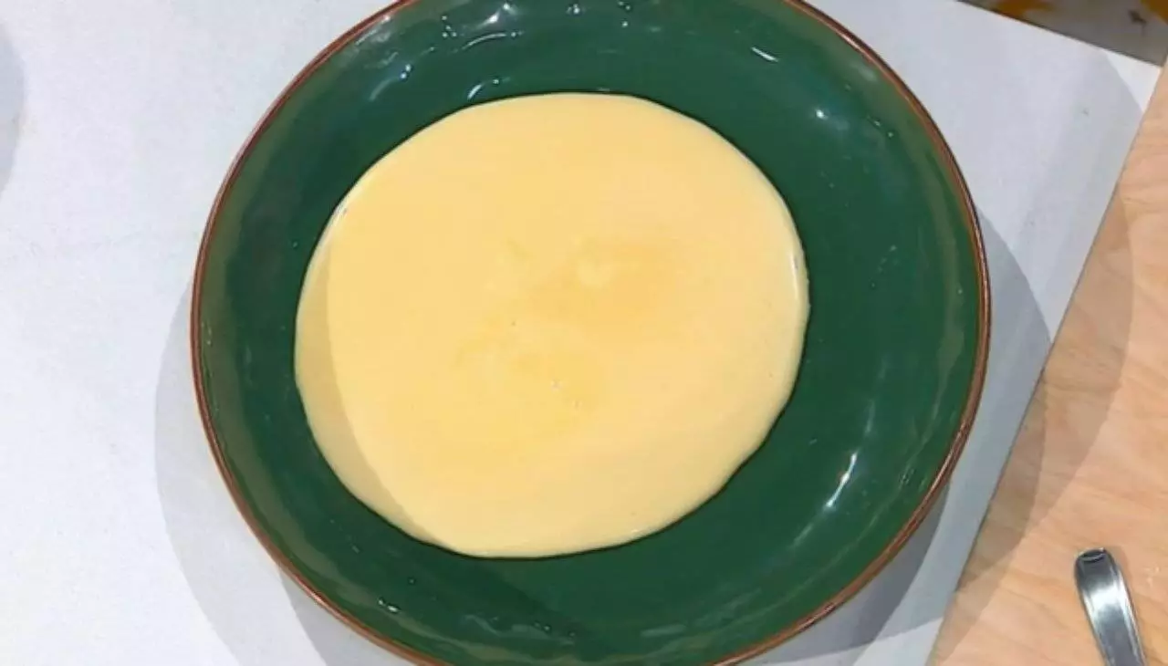 Laging tanghali | Vanilla sauce | Isang maselan na pagpapalayaw para sa panlasa