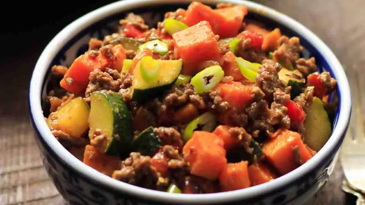 Rice with caponata, a delicious, nutritious and summery first course