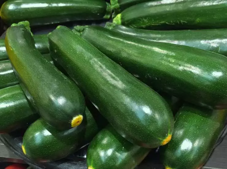 Ingrédients pour la préparation de la recette des croquettes de courgettes 34767_2