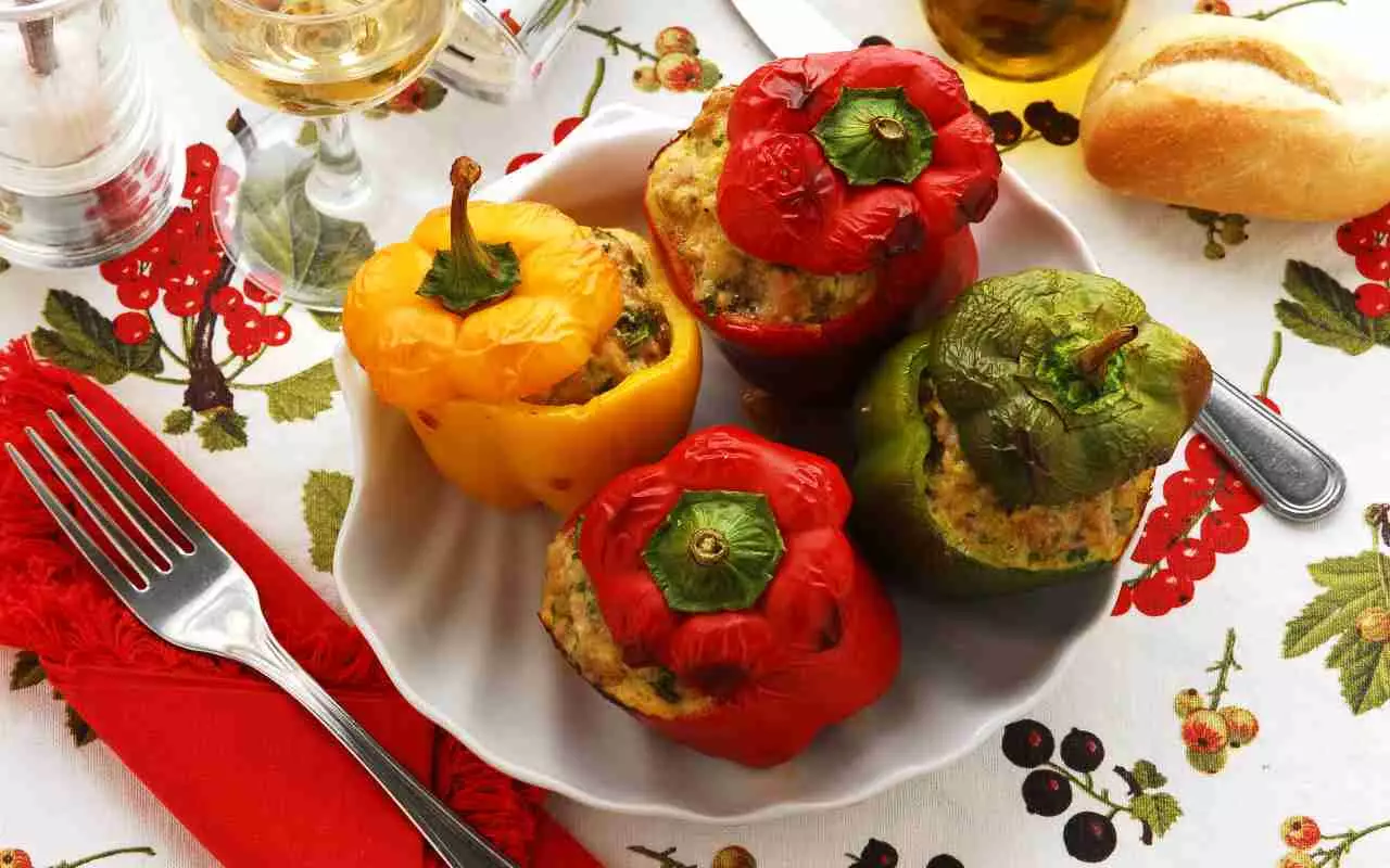 Stuffed peppers with olives and rice | ជំនាញពិសេសដែលត្រូវសាកល្បង