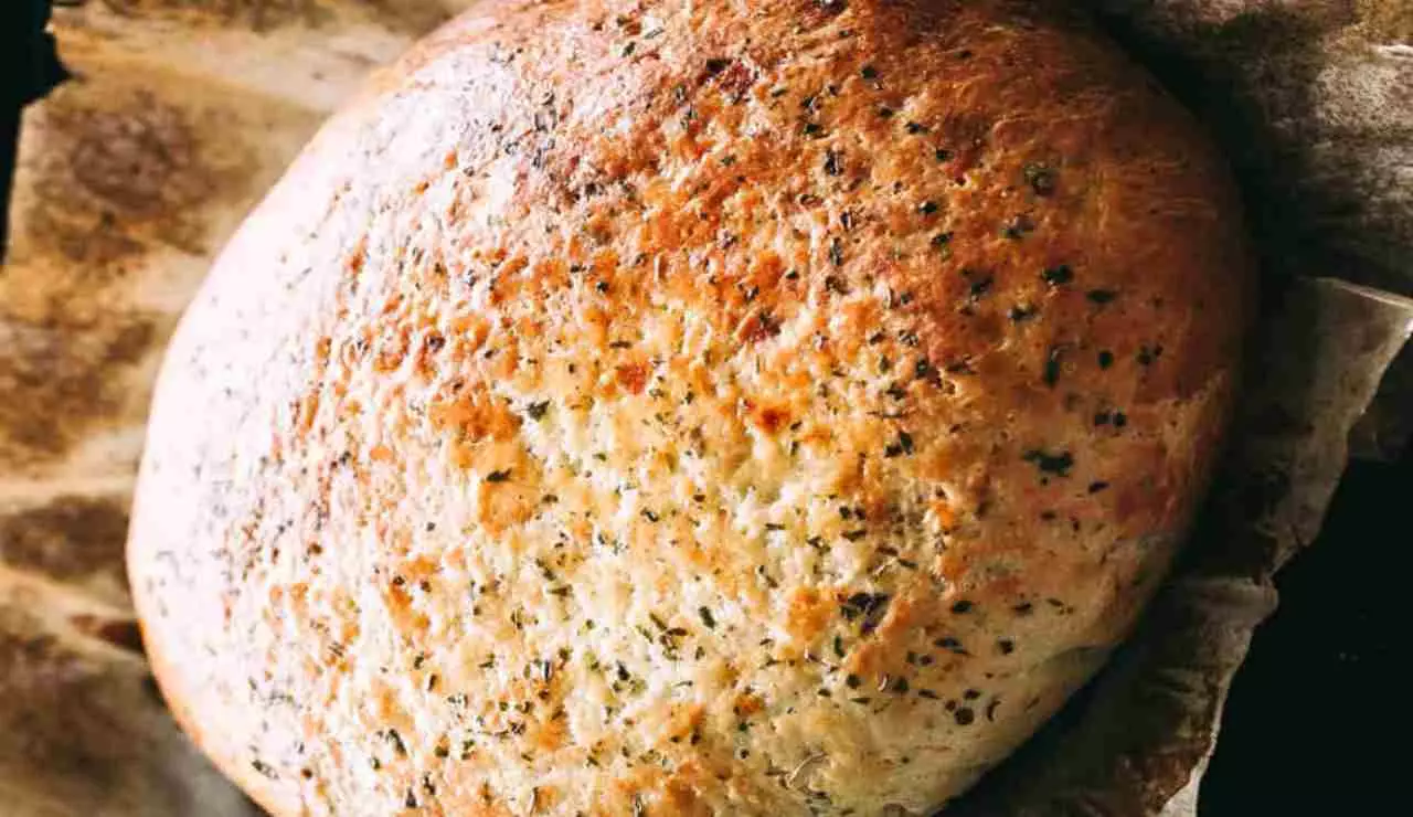 A slice of this bread and each dish will be special, discover the quick and tasty recipe