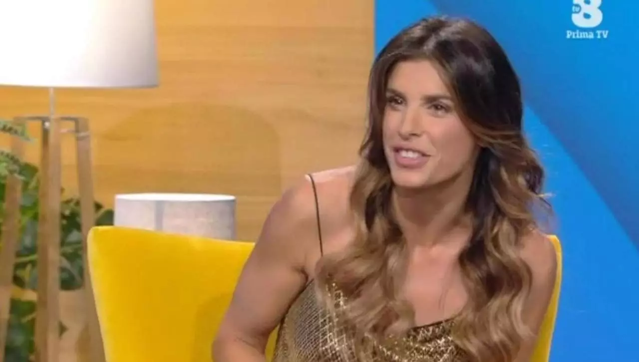 Elisabetta Canalis，烤鸡的食谱不是她的 | 天天要闻启示录