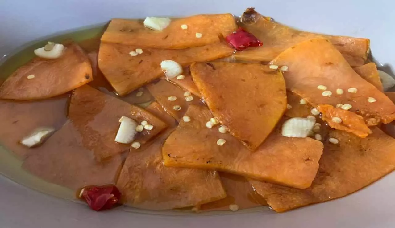 Roasted pumpkin in oil | an amazing and very tasty side dish