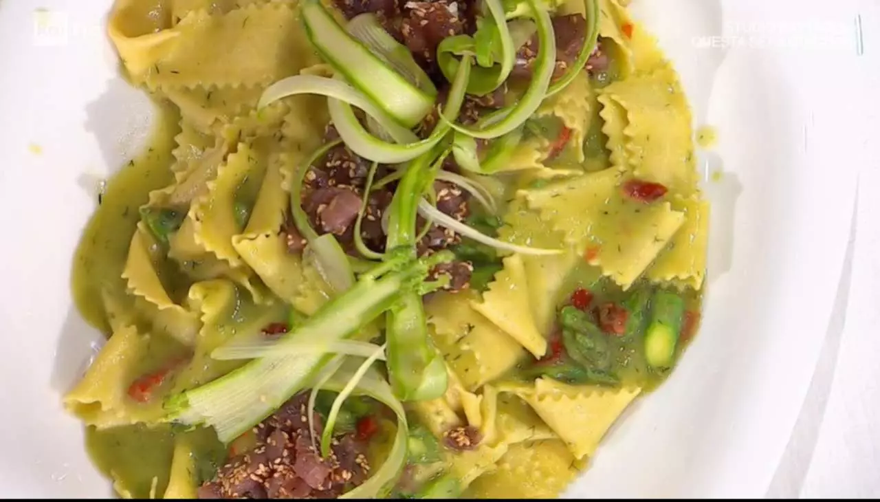 Poto ku È semper Mezzogiorno. Pappardelle kalawan tuna jeung asparagus ku kang Oki Fabio Potenzano