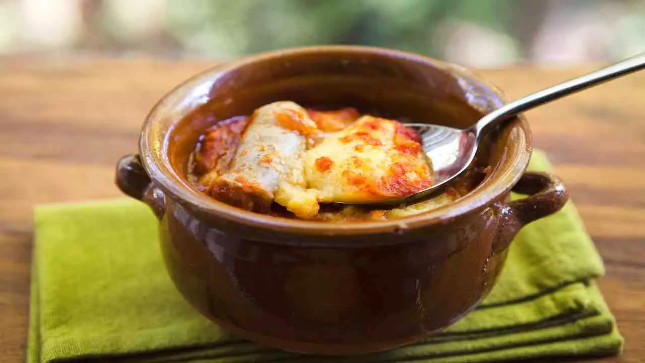 Lasaña de polenta con salsa de carne | Suculento e cheo de sabor