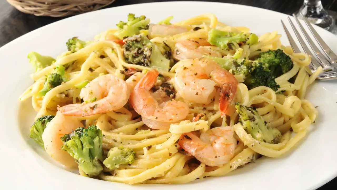 Broccoli and prawns the perfect combination for this dish