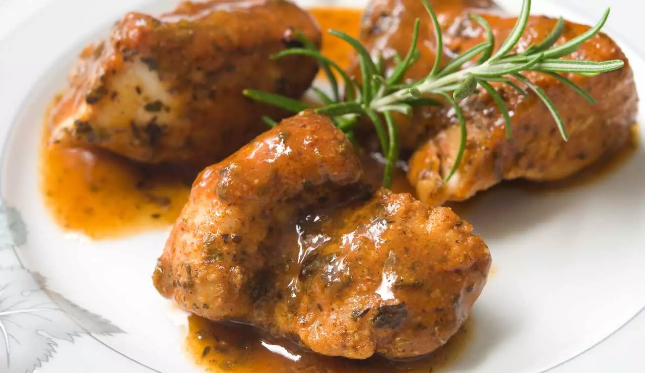 Pollo Sabroso con Salsa De Cebola | Delicado e fácil de facer