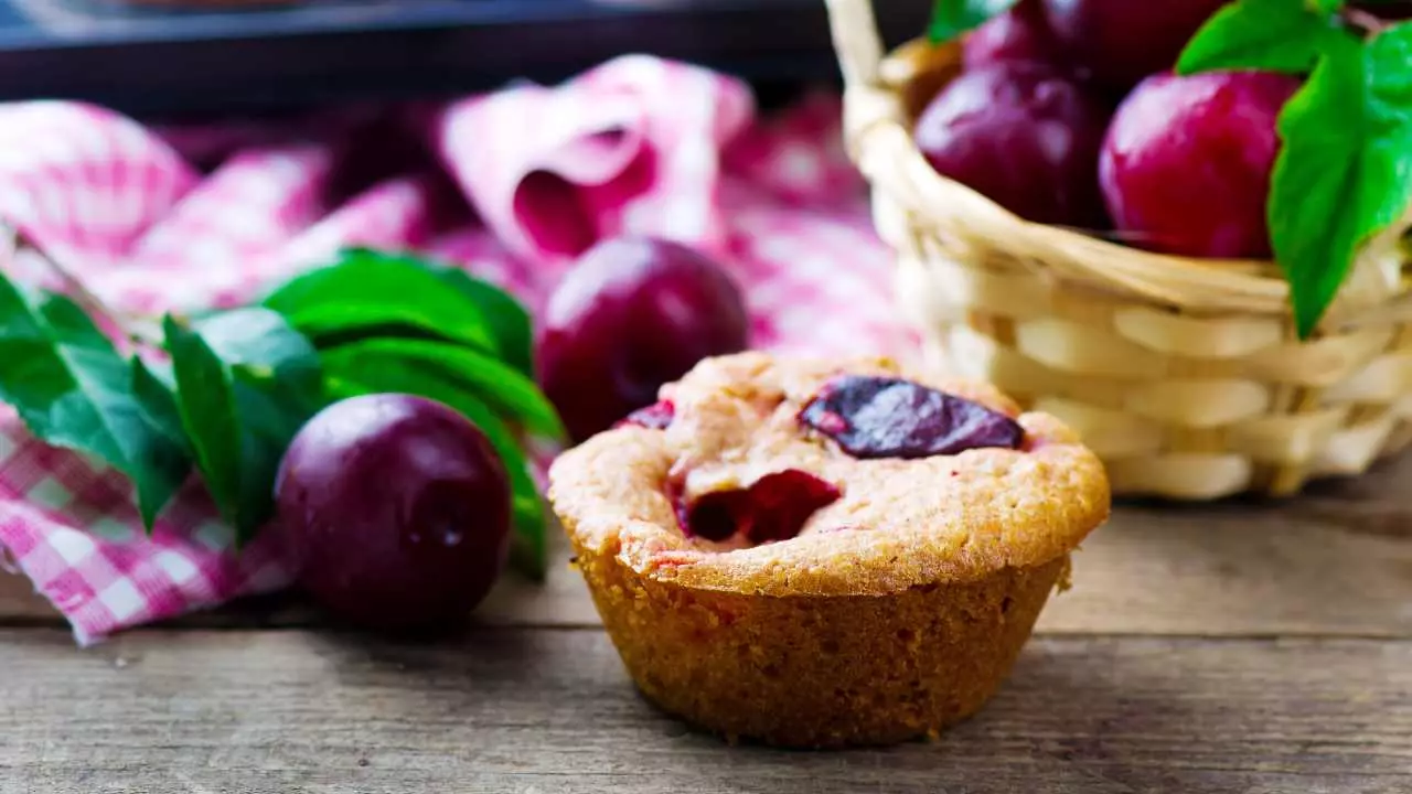 Tarte aux prunes et aux noix | Irrésistible dès la première bouchée