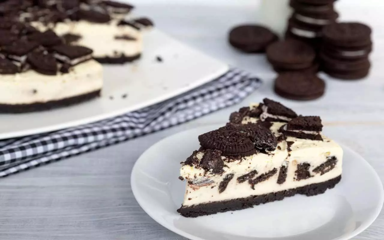 Oreo cake and milk | The goodness for our breakfast