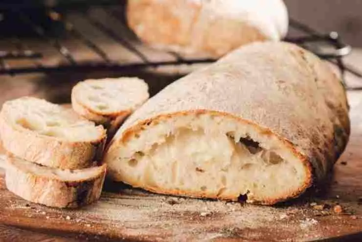 Duonos kukuliai su pecorino sūriu ir kumpiu | Nuostabus receptas 35448_2